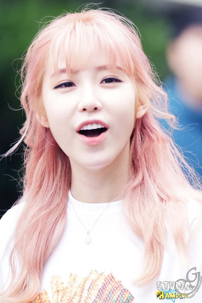 7 Idol yang Cantik dengan Rambut Ash Pink | iniKpop