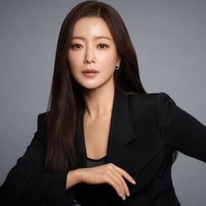 Kim Hee Sun Sedang Pertimbangkan Untuk Berperan Dalam Drama ...