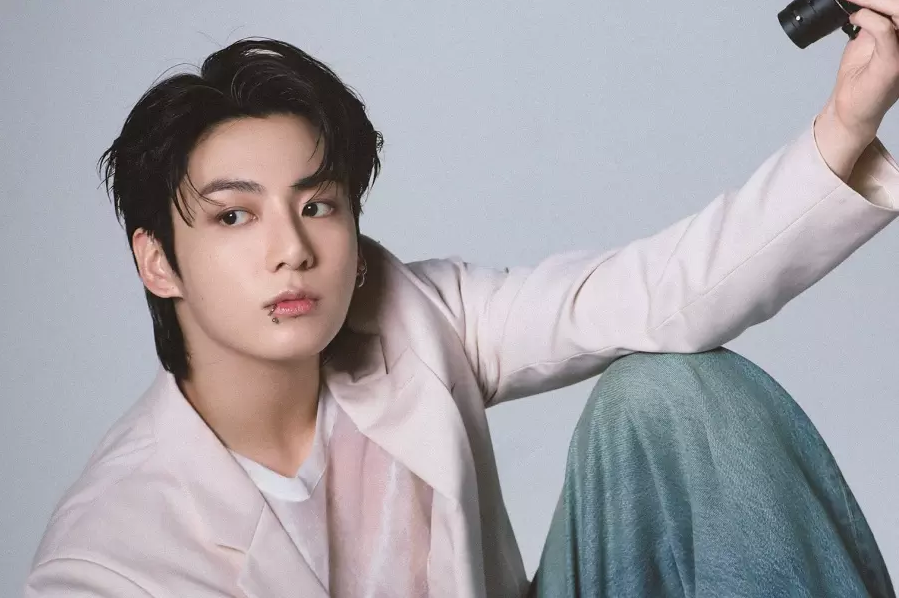 Jungkook BTS Cetak Sejarah di Billboard's Artist 100 Sebagai Solois Korea Pertama Merajai Tangga ...